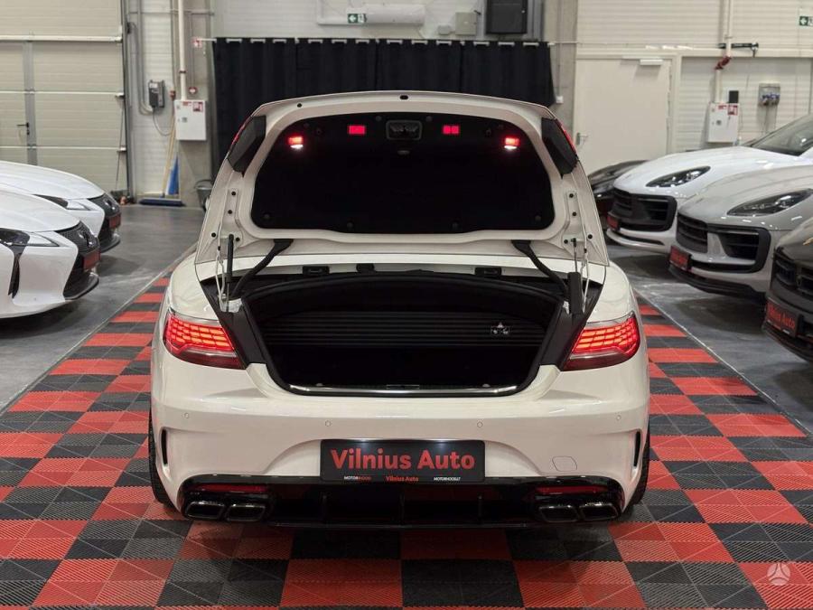 White Mercedes-Benz S63 AMG 2019 in Vilnius, with an engine capacity of 3.98 L and mileage of 66 thousand km for 89630 €, photo 36 on AUTOMOTO.COM.LV