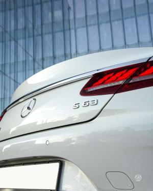White Mercedes-Benz S63 AMG 2019 in Vilnius, with an engine capacity of 3.98 L and mileage of 66 thousand km for 88800 €, photo 9 on AUTOMOTO.COM.LV