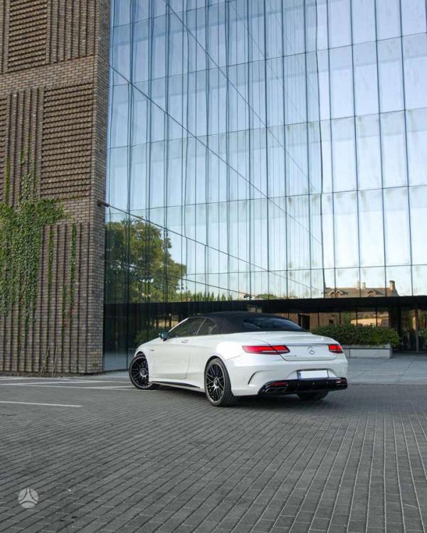 Белый Мерседес S63 AMG 2019 в Вильнюс, объемом двигателя 3.98 л и пробегом 66 тыс. км за 86300 €, фото 6 на AUTOMOTO.COM.LV