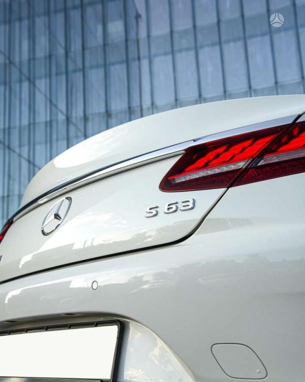 Белый Мерседес S63 AMG 2019 в Вильнюс, объемом двигателя 3.98 л и пробегом 66 тыс. км за 86300 €, фото 9 на AUTOMOTO.COM.LV