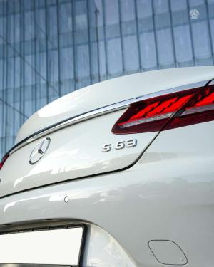 Белый Мерседес S63 AMG 2019 в Вильнюс, объемом двигателя 3.98 л и пробегом 66 тыс. км за 86300 €, фото 9 на AUTOMOTO.COM.LV