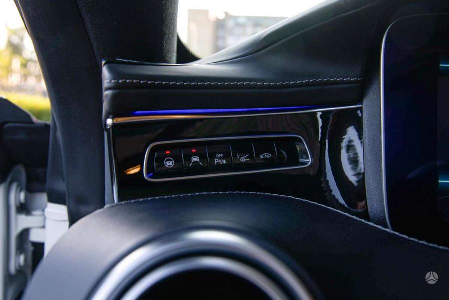 Белый Мерседес S63 AMG 2019 в Вильнюс, объемом двигателя 3.98 л и пробегом 66 тыс. км за 86300 €, фото 27 на AUTOMOTO.COM.LV