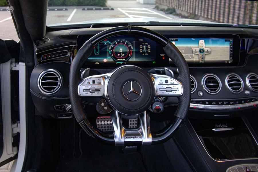 Белый Мерседес S63 AMG 2019 в Вильнюс, объемом двигателя 3.98 л и пробегом 66 тыс. км за 86300 €, фото 28 на AUTOMOTO.COM.LV