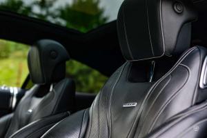 White Mercedes-Benz S63 AMG 2016 in Kretinga, with an engine capacity of 5.46 L and mileage of 95 thousand km for 79000 €, photo 22 on AUTOMOTO.COM.LV