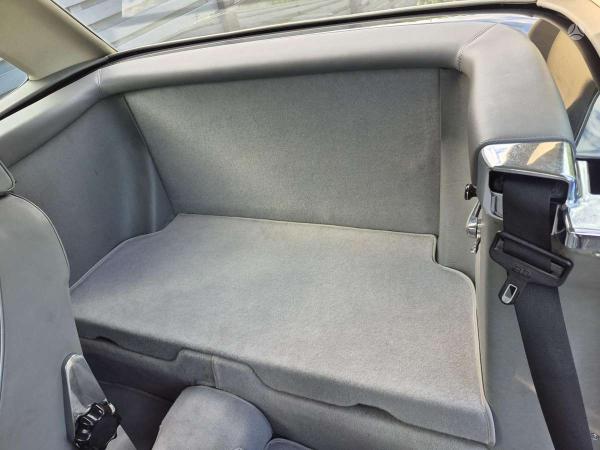 Black Mercedes-Benz sl-300 1985 in Riga, with an engine capacity of 2.96 L and mileage of 244 thousand km for 22400 €, photo 8 on AUTOMOTO.COM.LV