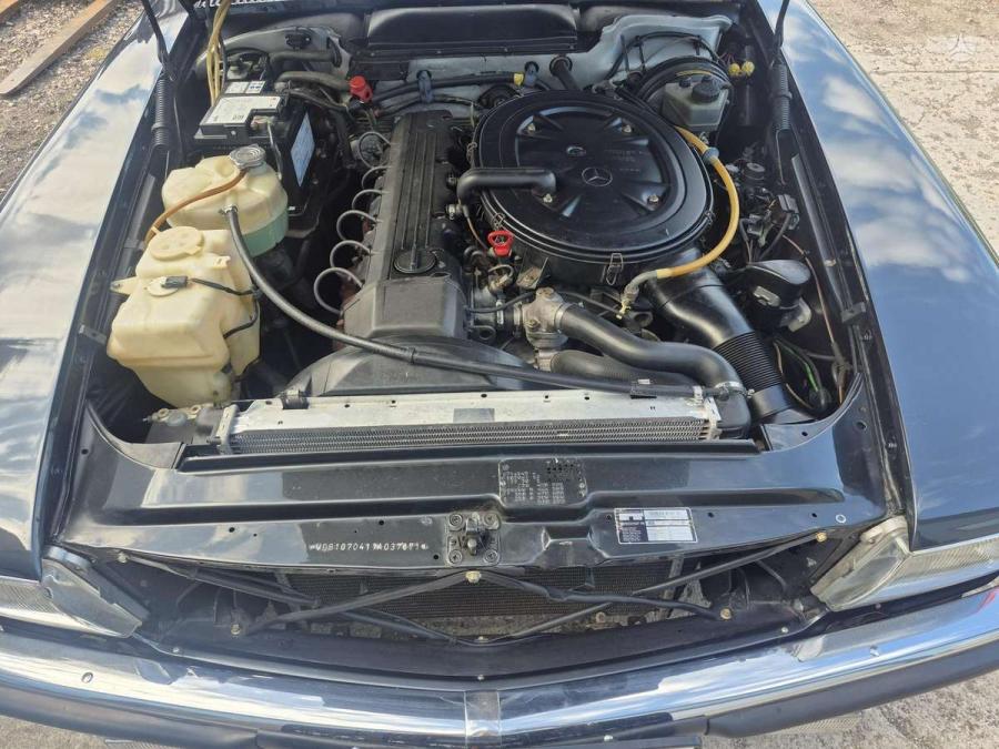 Black Mercedes-Benz sl-300 1985 in Riga, with an engine capacity of 2.96 L and mileage of 244 thousand km for 22400 €, photo 12 on AUTOMOTO.COM.LV
