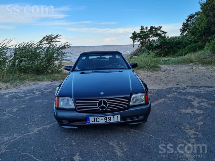 Черный Мерседес СЛ 300 1991 в Рига, объемом двигателя 3.00 л и пробегом 160 тыс. км за 12800 €, фото 3 на AUTOMOTO.COM.LV