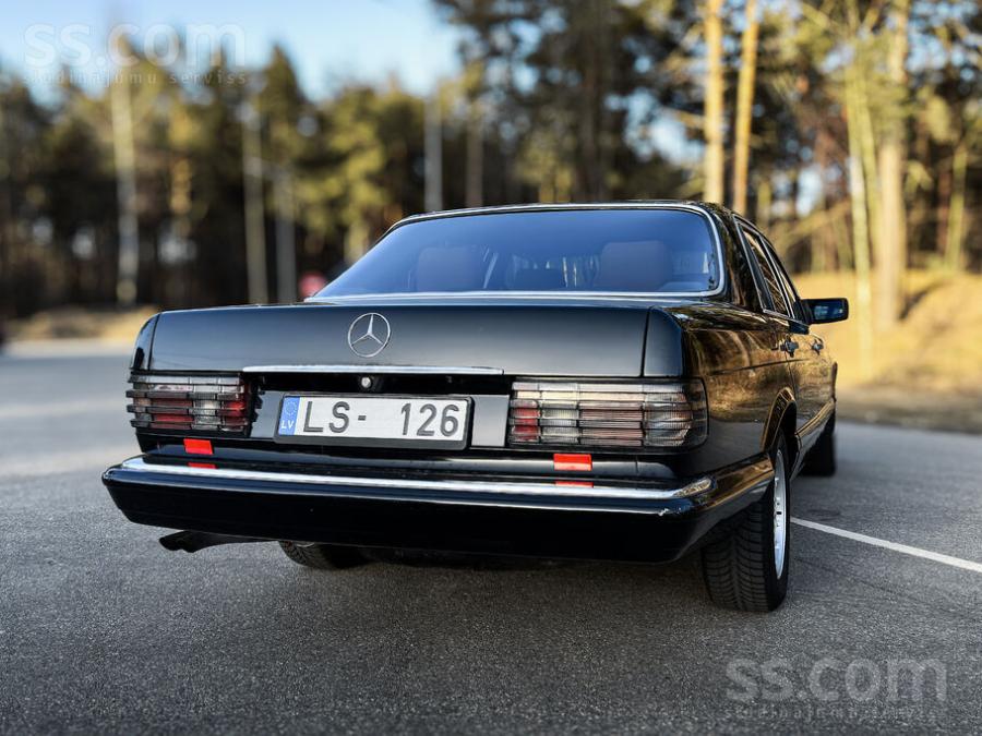 Black Mercedes-Benz sl-300 1987 in Riga, with an engine capacity of 3.00 L and mileage of 37 thousand km for 8000 €, photo 4 on AUTOMOTO.COM.LV
