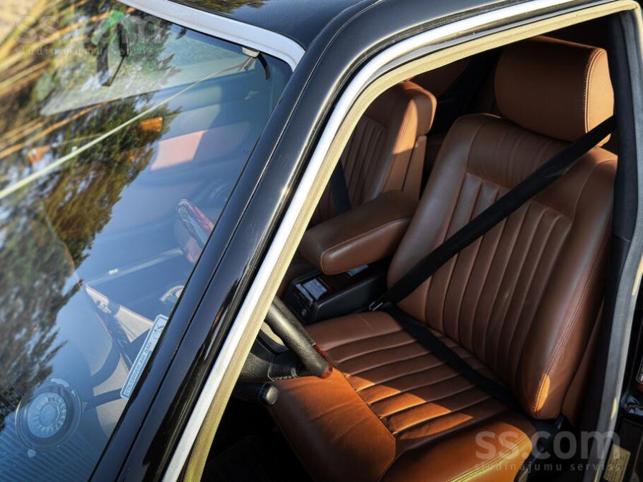 Black Mercedes-Benz sl-300 1987 in Riga, with an engine capacity of 3.00 L and mileage of 37 thousand km for 8000 €, photo 7 on AUTOMOTO.COM.LV