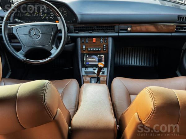 Black Mercedes-Benz sl-300 1987 in Riga, with an engine capacity of 3.00 L and mileage of 37 thousand km for 8000 €, photo 7 on AUTOMOTO.COM.LV