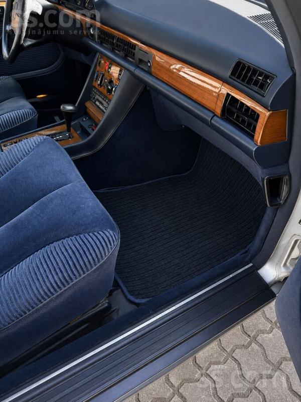 Grey Mercedes-Benz sl-300 1988 in Riga, with an engine capacity of 3.00 L and mileage of 342 thousand km for 7980 €, photo 10 on AUTOMOTO.COM.LV