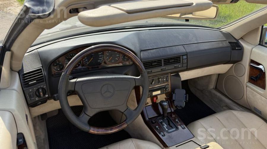 Violet Mercedes-Benz sl-320 1994 in Riga, with an engine capacity of 3.20 L and mileage of 295 thousand km for 11750 €, photo 8 on AUTOMOTO.COM.LV
