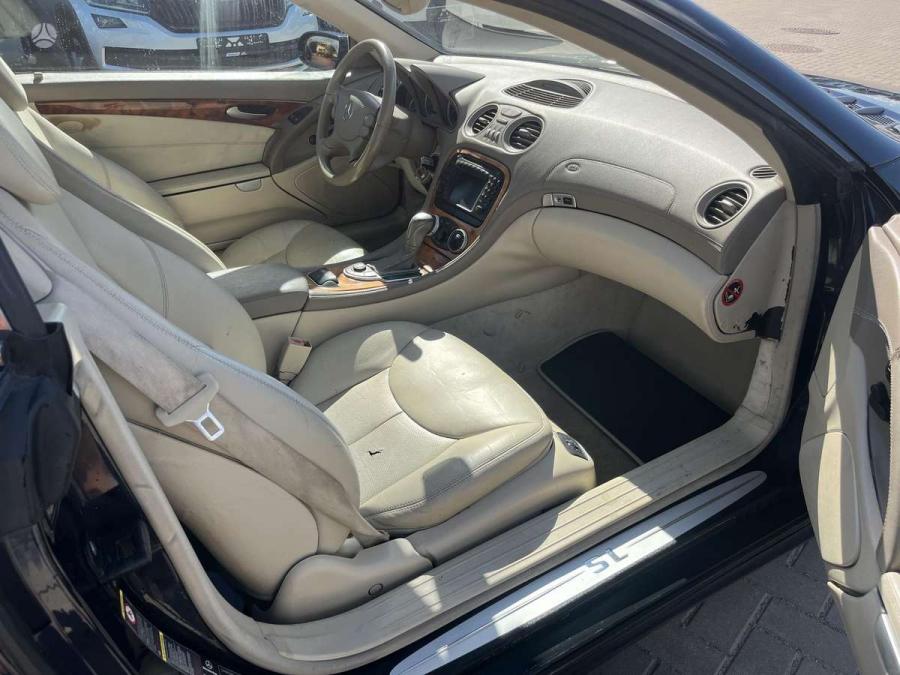 Blue Mercedes-Benz sl-350 2004 in Taurage, with an engine capacity of 3.72 L and mileage of 139 thousand km for 5900 €, photo 19 on AUTOMOTO.COM.LV