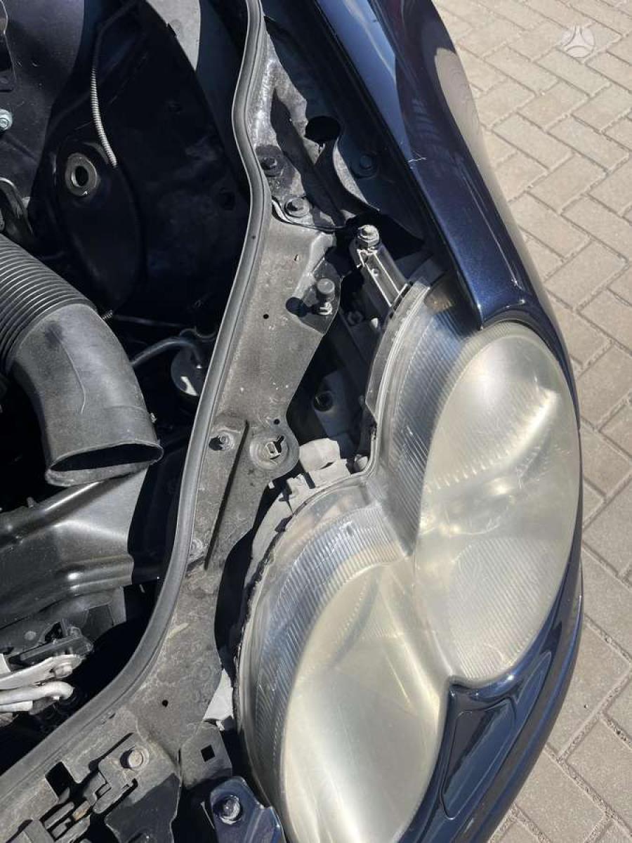 Blue Mercedes-Benz sl-350 2004 in Taurage, with an engine capacity of 3.72 L and mileage of 139 thousand km for 5900 €, photo 20 on AUTOMOTO.COM.LV