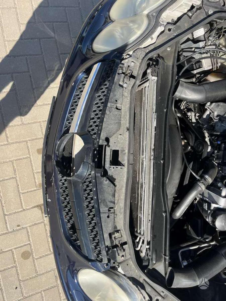 Blue Mercedes-Benz sl-350 2004 in Taurage, with an engine capacity of 3.72 L and mileage of 139 thousand km for 5900 €, photo 21 on AUTOMOTO.COM.LV