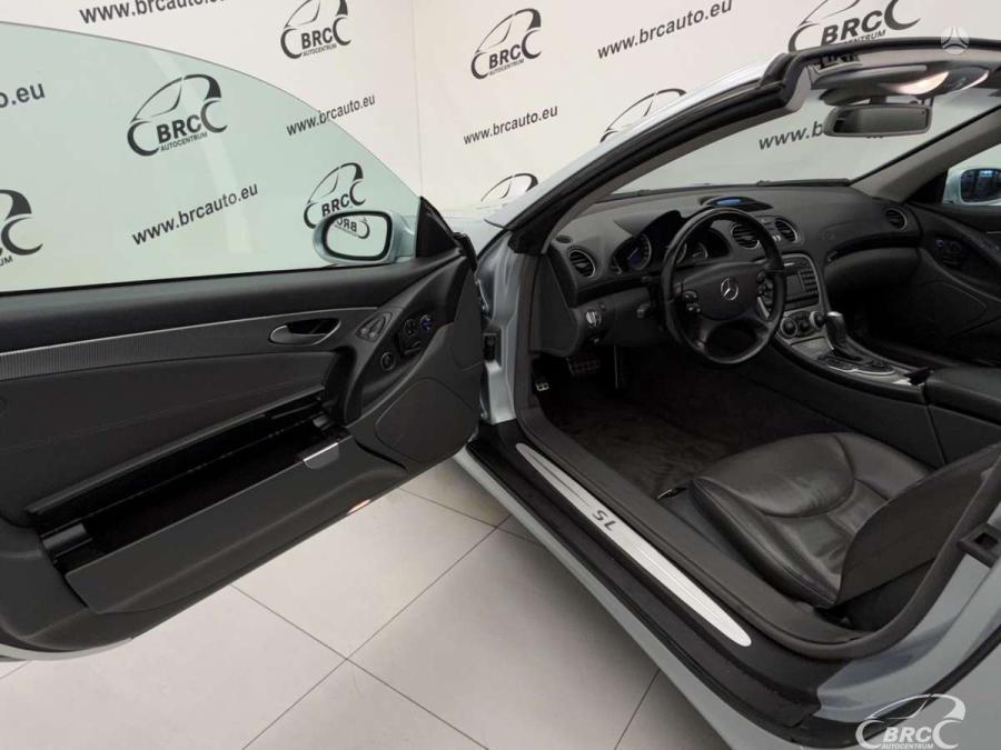 Grey Mercedes-Benz sl-350 2003 in Vilnius, with an engine capacity of 3.72 L and mileage of 195 thousand km for 7900 €, photo 18 on AUTOMOTO.COM.LV