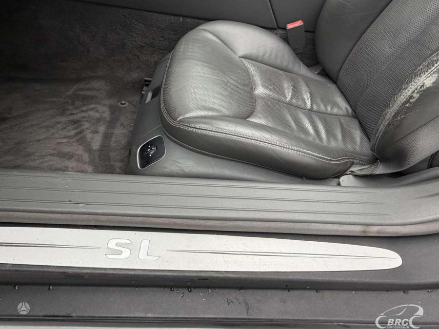 Grey Mercedes-Benz sl-350 2003 in Vilnius, with an engine capacity of 3.72 L and mileage of 195 thousand km for 7900 €, photo 21 on AUTOMOTO.COM.LV