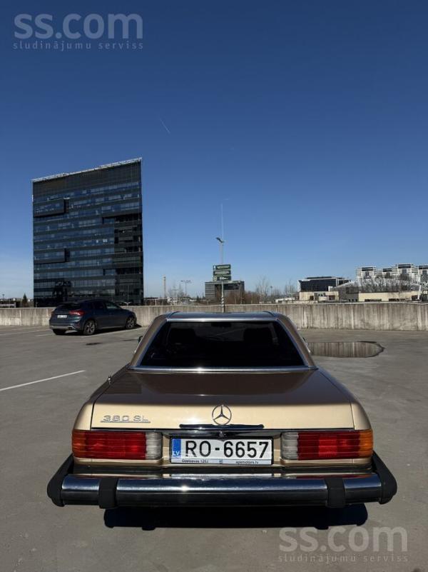 Dzeltens Mercedes-Benz sl-380 1983 Rīga, ar dzinēja tilpumu 3.80 L un nobraukumu 0 tūkst. km par 12799 €, foto 5 vietnē AUTOMOTO.COM.LV