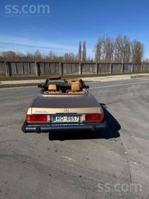 Dzeltens Mercedes-Benz sl-380 1983 Rīga, ar dzinēja tilpumu 3.80 L un nobraukumu 0 tūkst. km par 12799 €, foto 12 vietnē AUTOMOTO.COM.LV