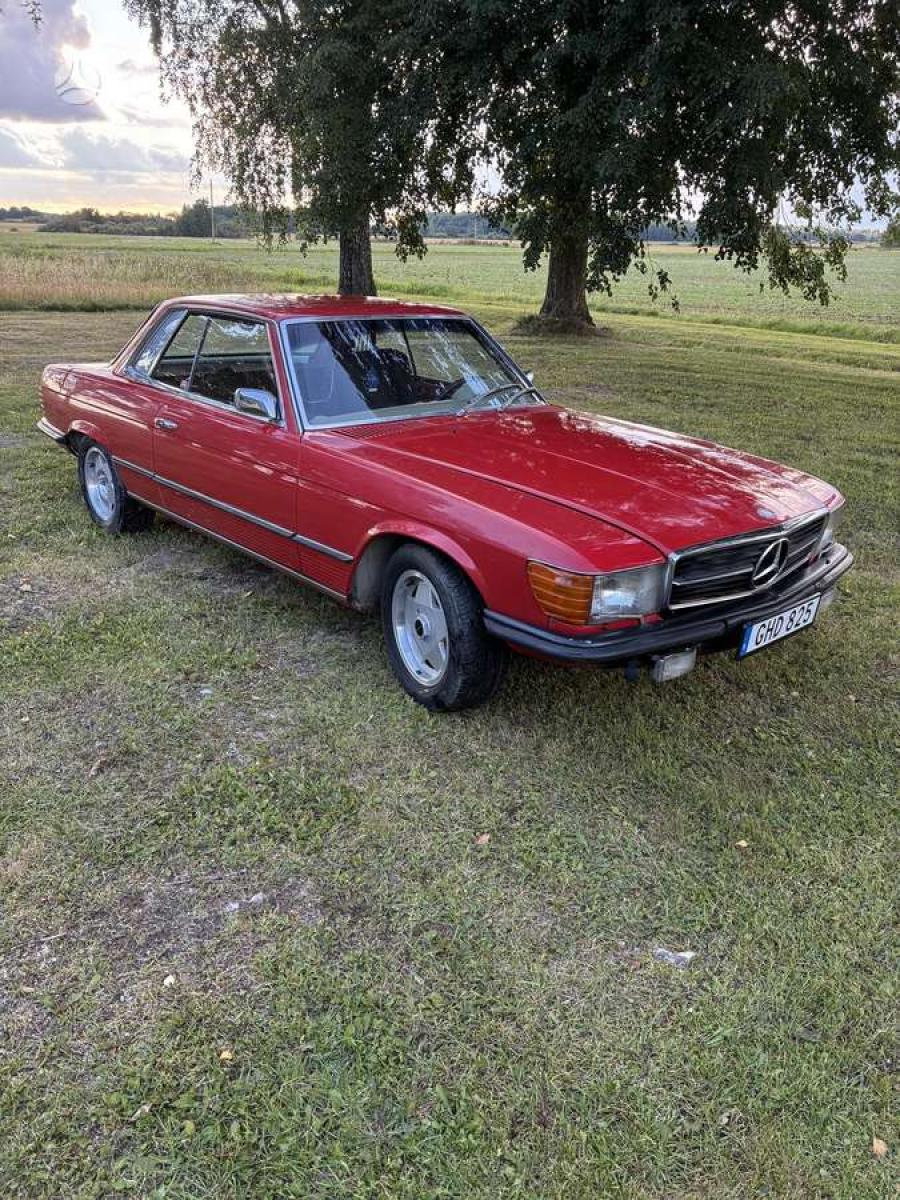 Sarkans Mercedes-Benz sl-450 1974 Mažeikiai, ar dzinēja tilpumu 4.50 L un nobraukumu 200 tūkst. km par 9000 €, foto 1 vietnē AUTOMOTO.COM.LV