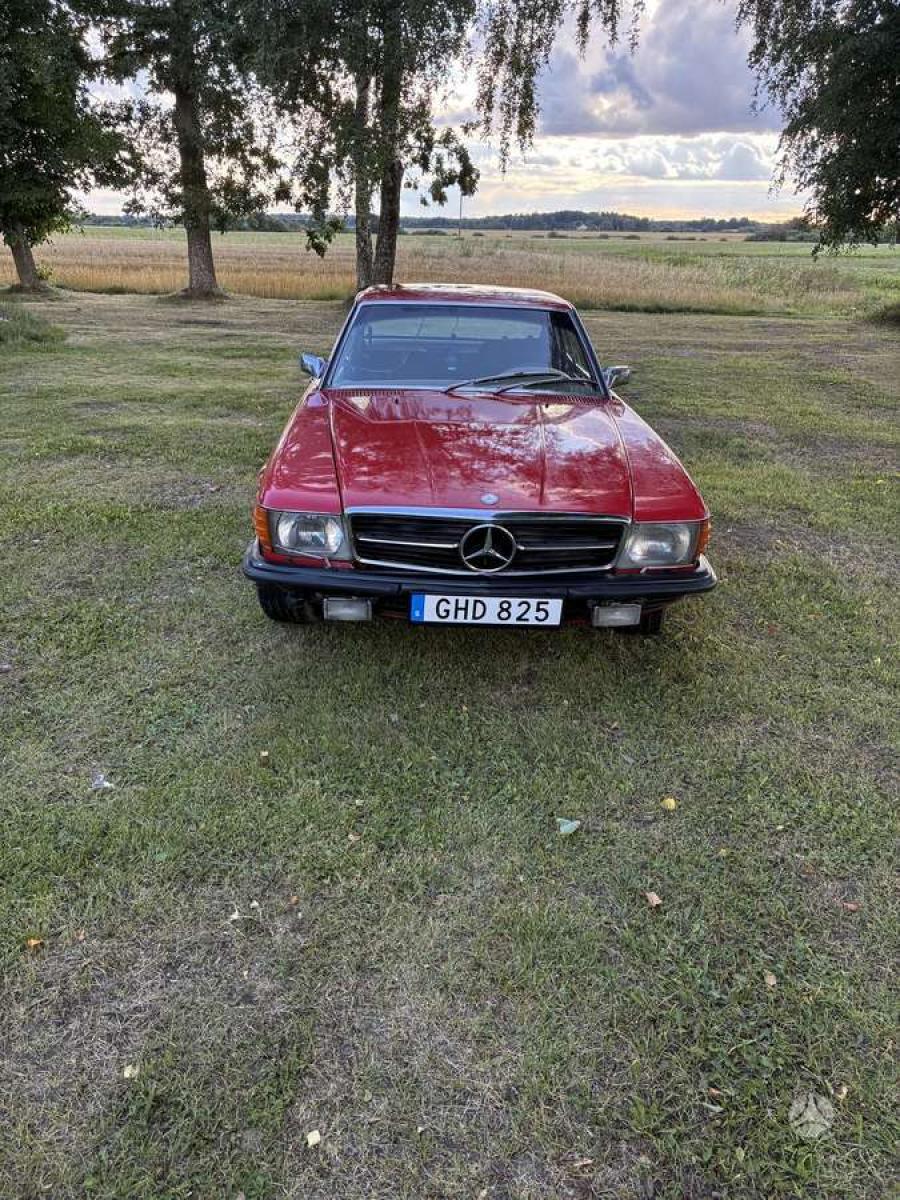 Sarkans Mercedes-Benz sl-450 1974 Mažeikiai, ar dzinēja tilpumu 4.50 L un nobraukumu 200 tūkst. km par 9000 €, foto 3 vietnē AUTOMOTO.COM.LV