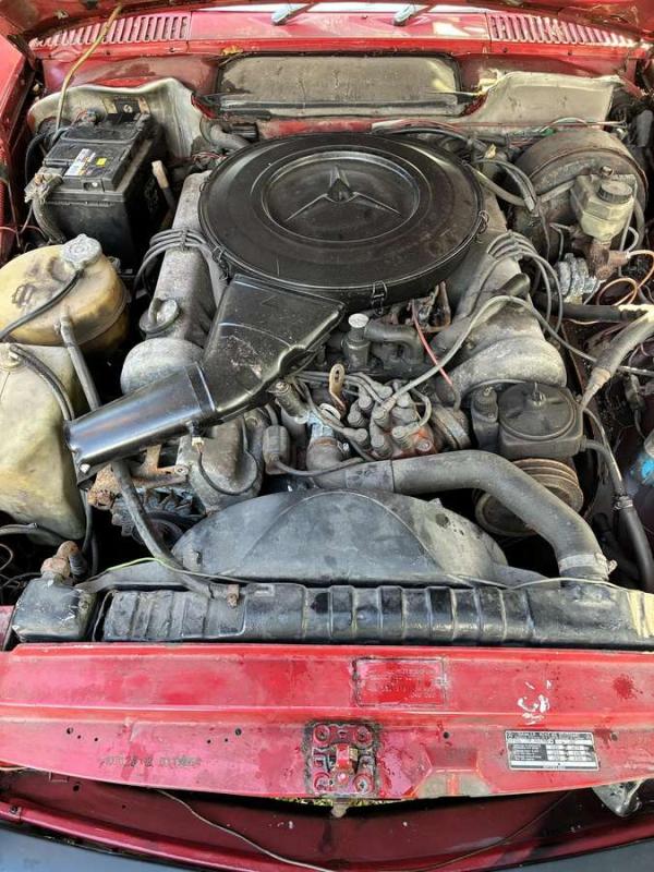 Sarkans Mercedes-Benz sl-450 1974 Mažeikiai, ar dzinēja tilpumu 4.50 L un nobraukumu 200 tūkst. km par 9000 €, foto 9 vietnē AUTOMOTO.COM.LV