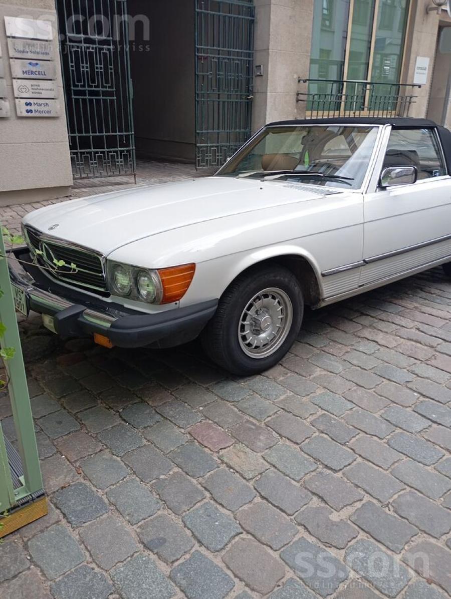 Белый Мерседес СЛ 450 1979 в Рига, объемом двигателя 5.00 л и пробегом 200 тыс. км за 5550 €, фото 1 на AUTOMOTO.COM.LV