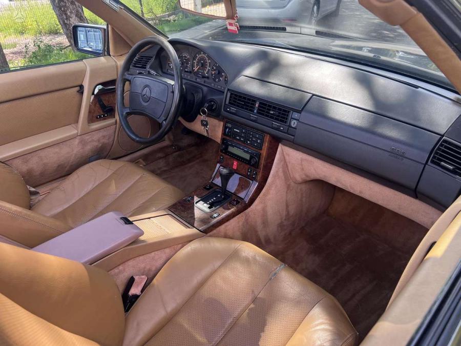 Черный Мерседес СЛ 500 1990 в Каунас, объемом двигателя 4.97 л и пробегом 200 тыс. км за 6999 €, фото 6 на AUTOMOTO.COM.LV