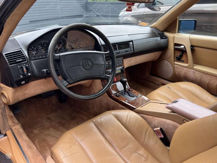 Черный Мерседес СЛ 500 1990 в Каунас, объемом двигателя 4.97 л и пробегом 200 тыс. км за 6999 €, фото 14 на AUTOMOTO.COM.LV