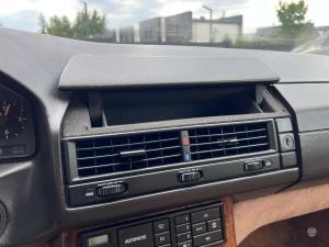 Черный Мерседес СЛ 500 1990 в Каунас, объемом двигателя 4.97 л и пробегом 200 тыс. км за 6999 €, фото 18 на AUTOMOTO.COM.LV