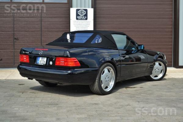 Black Mercedes-Benz SL 500 1996 in Jelgava, with an engine capacity of 5.00 L and mileage of 99 thousand km for 27000 €, photo 8 on AUTOMOTO.COM.LV