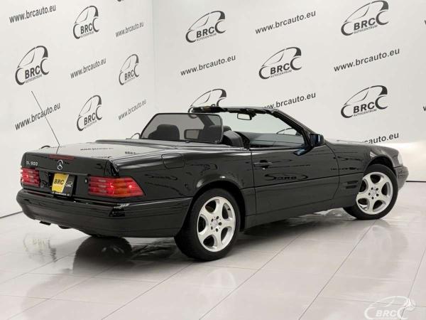 Black Mercedes-Benz SL 500 1998 in Vilnius, with an engine capacity of 4.97 L and mileage of 71 thousand km for 21900 €, photo 6 on AUTOMOTO.COM.LV