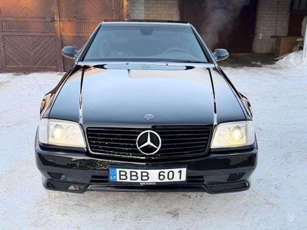 Black Mercedes-Benz SL 500 1999 in Vilnius, with an engine capacity of 5.03 L and mileage of 67 thousand km for 19800 €, photo 9 on AUTOMOTO.COM.LV