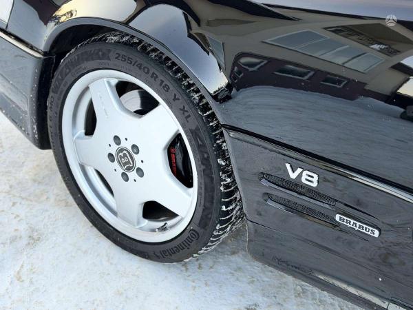 Melns Mercedes-Benz SL 500 1999 Viļņa, ar dzinēja tilpumu 5.03 L un nobraukumu 67 tūkst. km par 19800 €, foto 11 vietnē AUTOMOTO.COM.LV