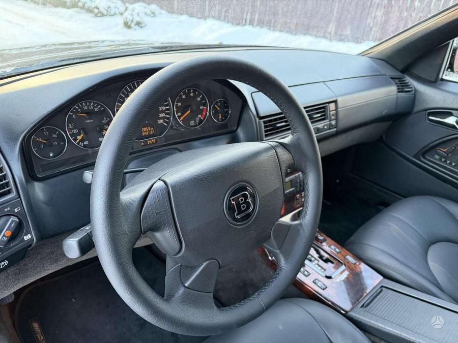 Black Mercedes-Benz SL 500 1999 in Vilnius, with an engine capacity of 5.03 L and mileage of 67 thousand km for 19800 €, photo 26 on AUTOMOTO.COM.LV