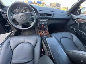 Melns Mercedes-Benz SL 500 1999 Viļņa, ar dzinēja tilpumu 5.00 L un nobraukumu 160 tūkst. km par 18000 €, foto 6 vietnē AUTOMOTO.COM.LV