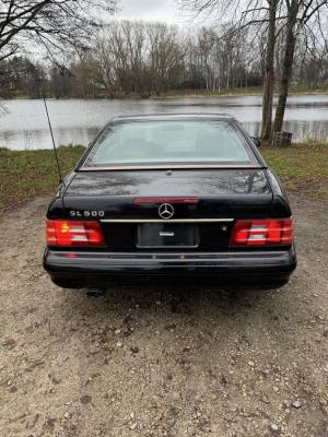 Black Mercedes-Benz SL 500 2000 in Kretinga, with an engine capacity of 5.00 L and mileage of 200 thousand km for 8000 €, photo 1 on AUTOMOTO.COM.LV