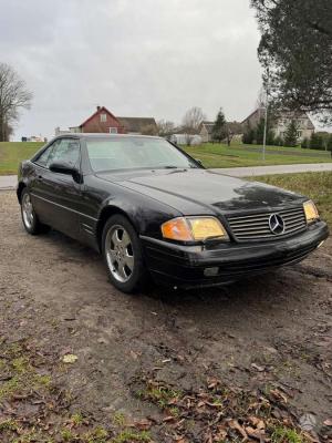 Black Mercedes-Benz SL 500 2000 in Kretinga, with an engine capacity of 5.00 L and mileage of 200 thousand km for 8000 €, photo 4 on AUTOMOTO.COM.LV