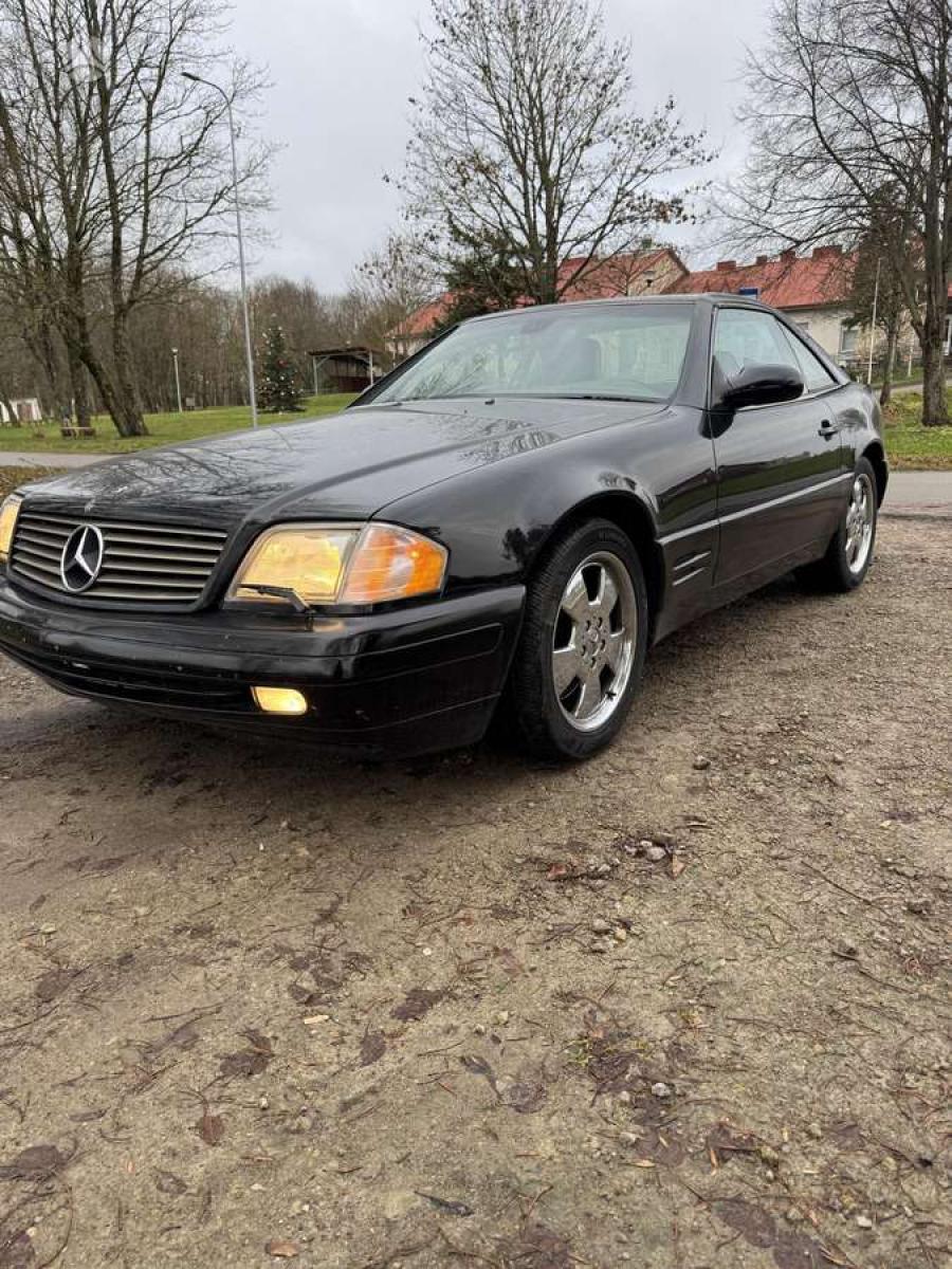 Black Mercedes-Benz SL 500 2000 in Kretinga, with an engine capacity of 5.00 L and mileage of 200 thousand km for 8000 €, photo 5 on AUTOMOTO.COM.LV