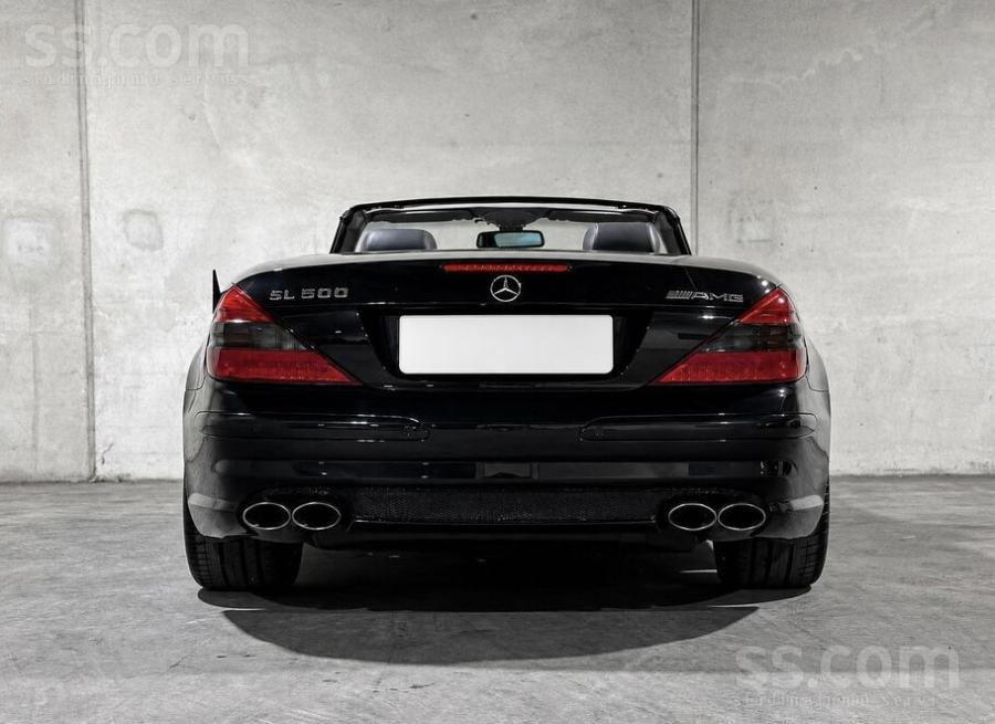 Black Mercedes-Benz SL 500 2001 in Riga, with an engine capacity of 5.00 L and mileage of 158 thousand km for 25000 €, photo 1 on AUTOMOTO.COM.LV