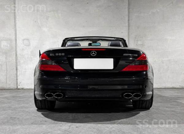 Melns Mercedes-Benz SL 500 2001 Rīga, ar dzinēja tilpumu 5.00 L un nobraukumu 158 tūkst. km par 24888 €, foto 1 vietnē AUTOMOTO.COM.LV