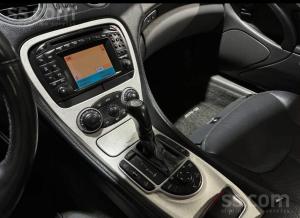 Black Mercedes-Benz SL 500 2001 in Riga, with an engine capacity of 5.00 L and mileage of 158 thousand km for 24888 €, photo 5 on AUTOMOTO.COM.LV