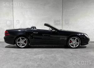 Black Mercedes-Benz SL 500 2001 in Riga, with an engine capacity of 5.00 L and mileage of 158 thousand km for 24888 €, photo 6 on AUTOMOTO.COM.LV