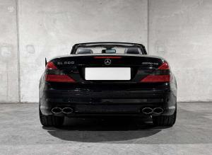 Melns Mercedes-Benz SL 500 2001 Rīga, ar dzinēja tilpumu 0.50 L un nobraukumu 160 tūkst. km par 24000 €, foto  vietnē AUTOMOTO.COM.LV