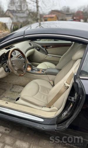 Melns Mercedes-Benz SL 500 2003 Rīga, ar dzinēja tilpumu 5.00 L un nobraukumu 115 tūkst. km par 5500 €, foto 8 vietnē AUTOMOTO.COM.LV