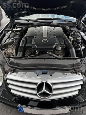 Black Mercedes-Benz SL 500 2003 in Riga, with an engine capacity of 5.00 L and mileage of 155 thousand km for 14500 €, photo 5 on AUTOMOTO.COM.LV