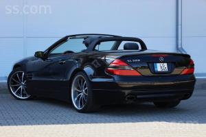 Melns Mercedes-Benz SL 500 2004 Rīga, ar dzinēja tilpumu 5.00 L un nobraukumu 0 tūkst. km par 14995 €, foto 5 vietnē AUTOMOTO.COM.LV