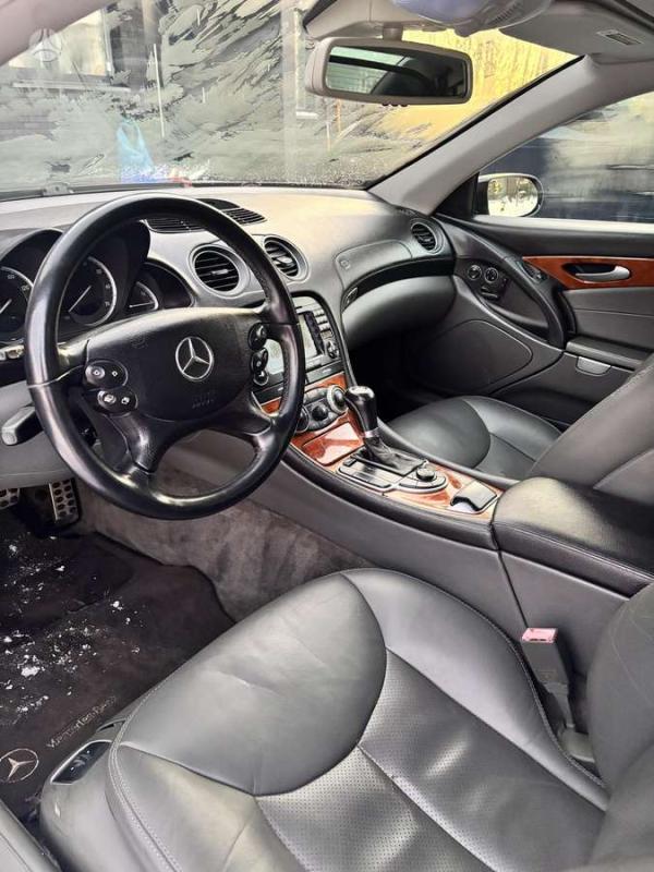 Melns Mercedes-Benz SL 500 2006 Klaipėda, ar dzinēja tilpumu 5.50 L un nobraukumu 177 tūkst. km par 6999 €, foto 10 vietnē AUTOMOTO.COM.LV