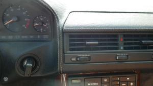 Black Mercedes-Benz SL 500 1995 in Vilnius, with an engine capacity of 4.97 L and mileage of 182 thousand km for 15900 €, photo 9 on AUTOMOTO.COM.LV