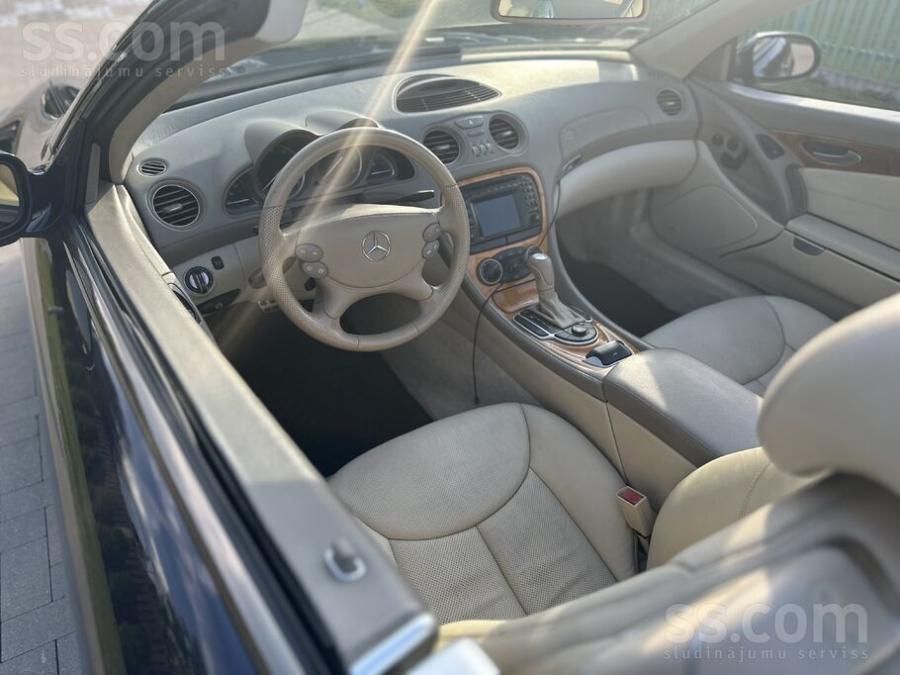 Zils Mercedes-Benz SL 500 2004 Rīga, ar dzinēja tilpumu 5.00 L un nobraukumu 262 tūkst. km par 12950 €, foto 13 vietnē AUTOMOTO.COM.LV